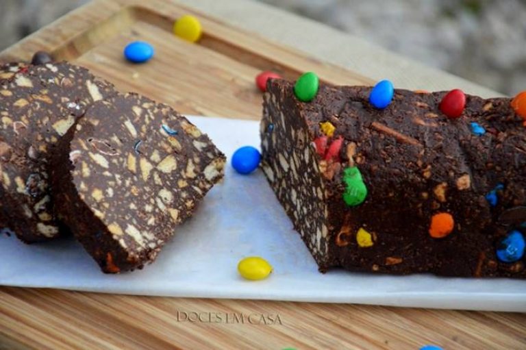 Salame de Chocolate com M&M's